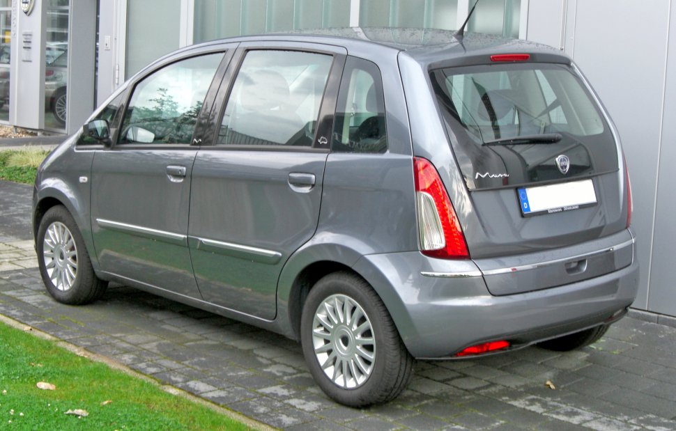 Lancia Musa technical specifications and fuel economy
